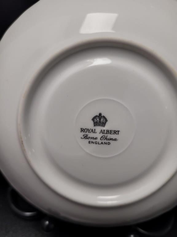 Royal Albert | Royal Albert Teacup & Saucer | MutualArt