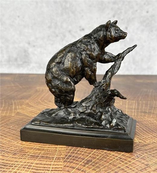 Tim Shinabarger | Tim Shinabarger Inquisitive Bear Bronze (2001 ...