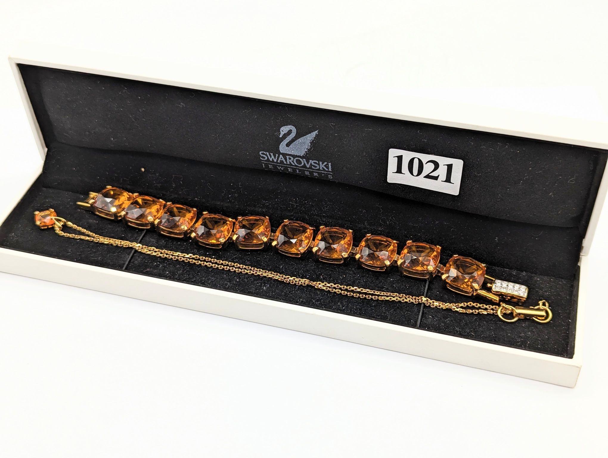 Swarovski | SWAROVSKI CRYSTAL JEWELLERY SUITE | MutualArt