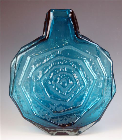 Geoffrey Baxter | A Whitefriars banjo vase designed by Geoffrey Baxter ...