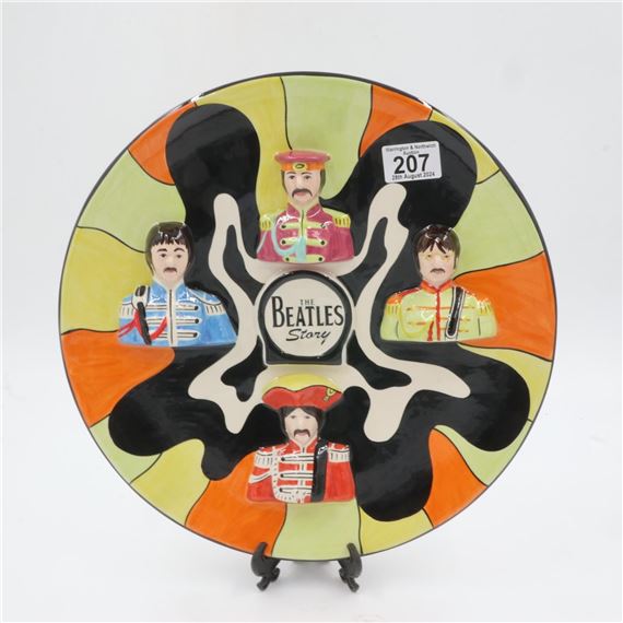 Lorna Bailey | Lorna Bailey Legends from Liverpool charger, limited ...