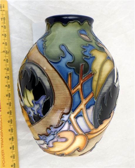 William Moorcroft | A Moorcroft Badger Sett 2008 K Goodwin 14cm tall ...