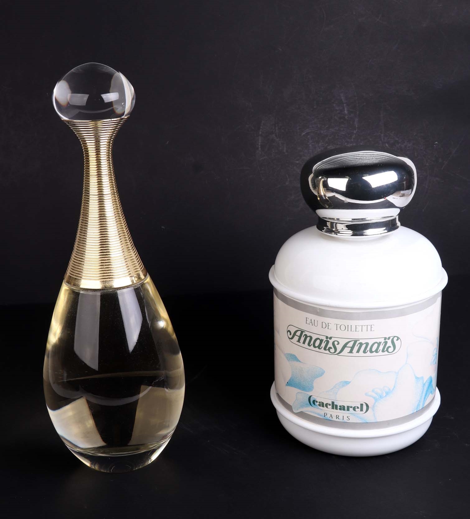 Christian Dior | A Christian Dior Point of Sale display perfume bottle ...