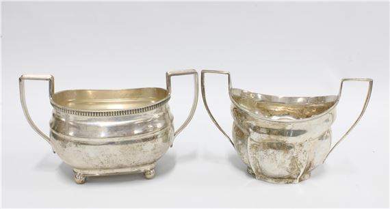 William Hutton & Sons | George V silver sugar bowl (1932) | MutualArt