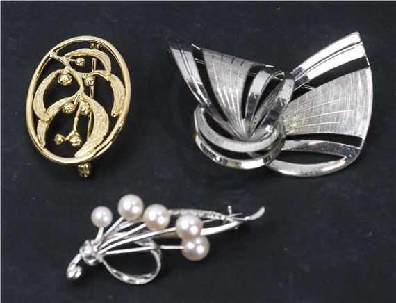 Peter Gertler | 0 Artworks | MutualArt