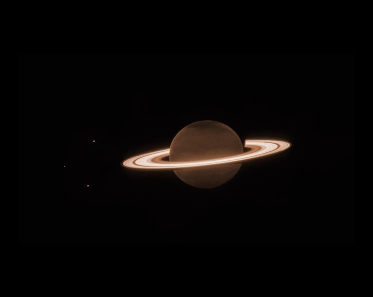 NASA | NASA. LARGE FORMAT. This spectacular photograph shows Saturn's ...