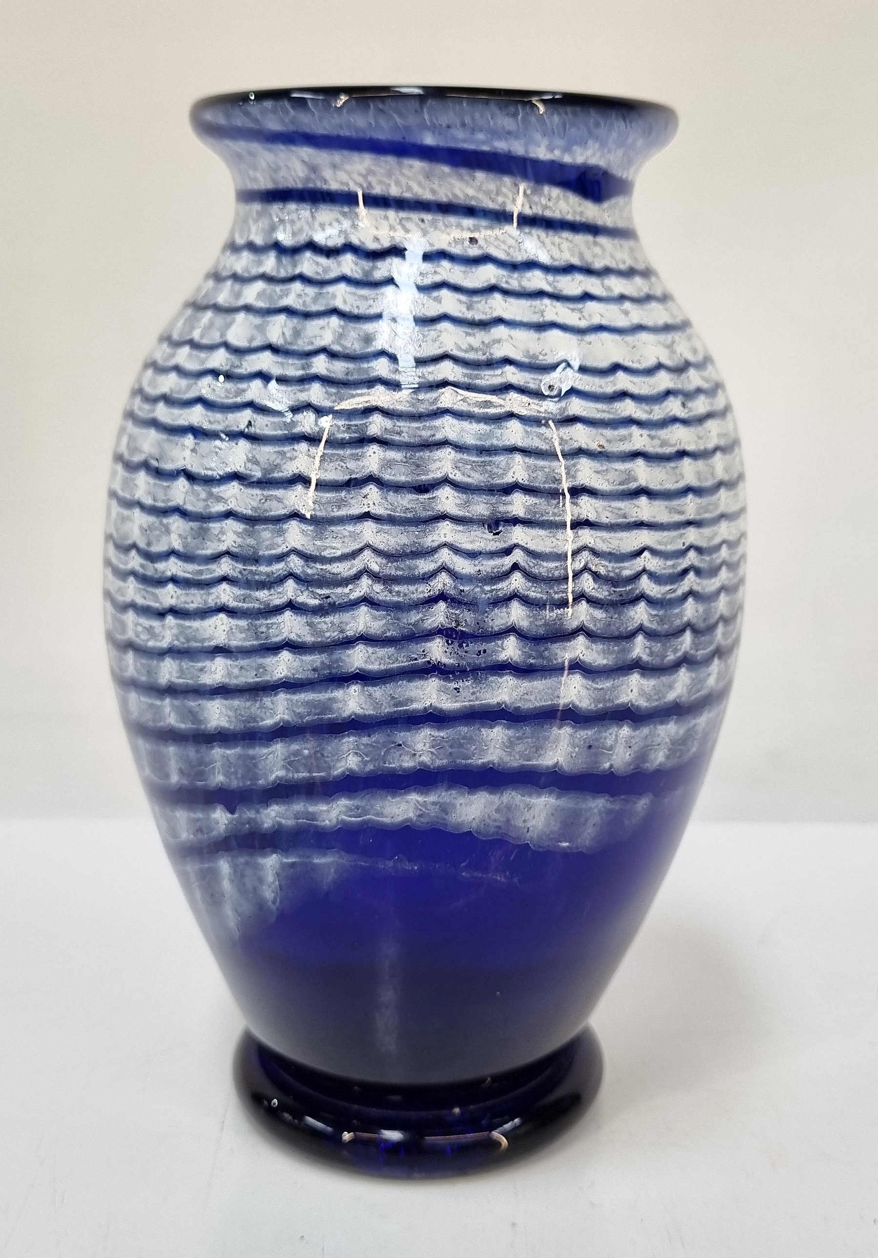 Stephen Morris | AN ART GLASS VASE | MutualArt
