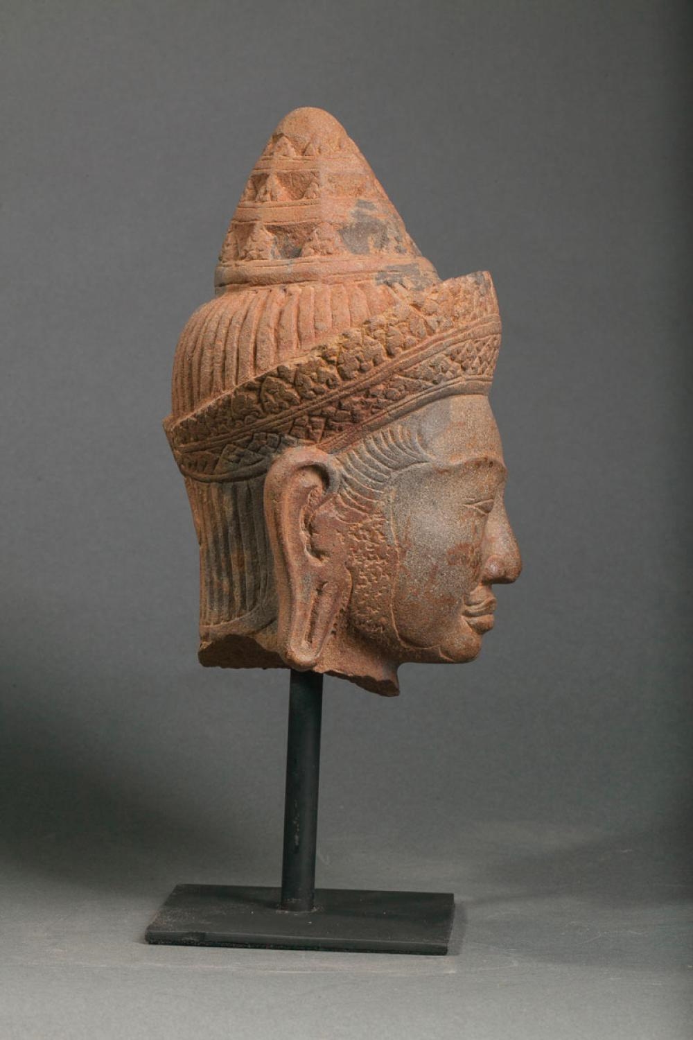 Cambodian School, 12th School | Tête de Vishnu coiffée de la tiare ...