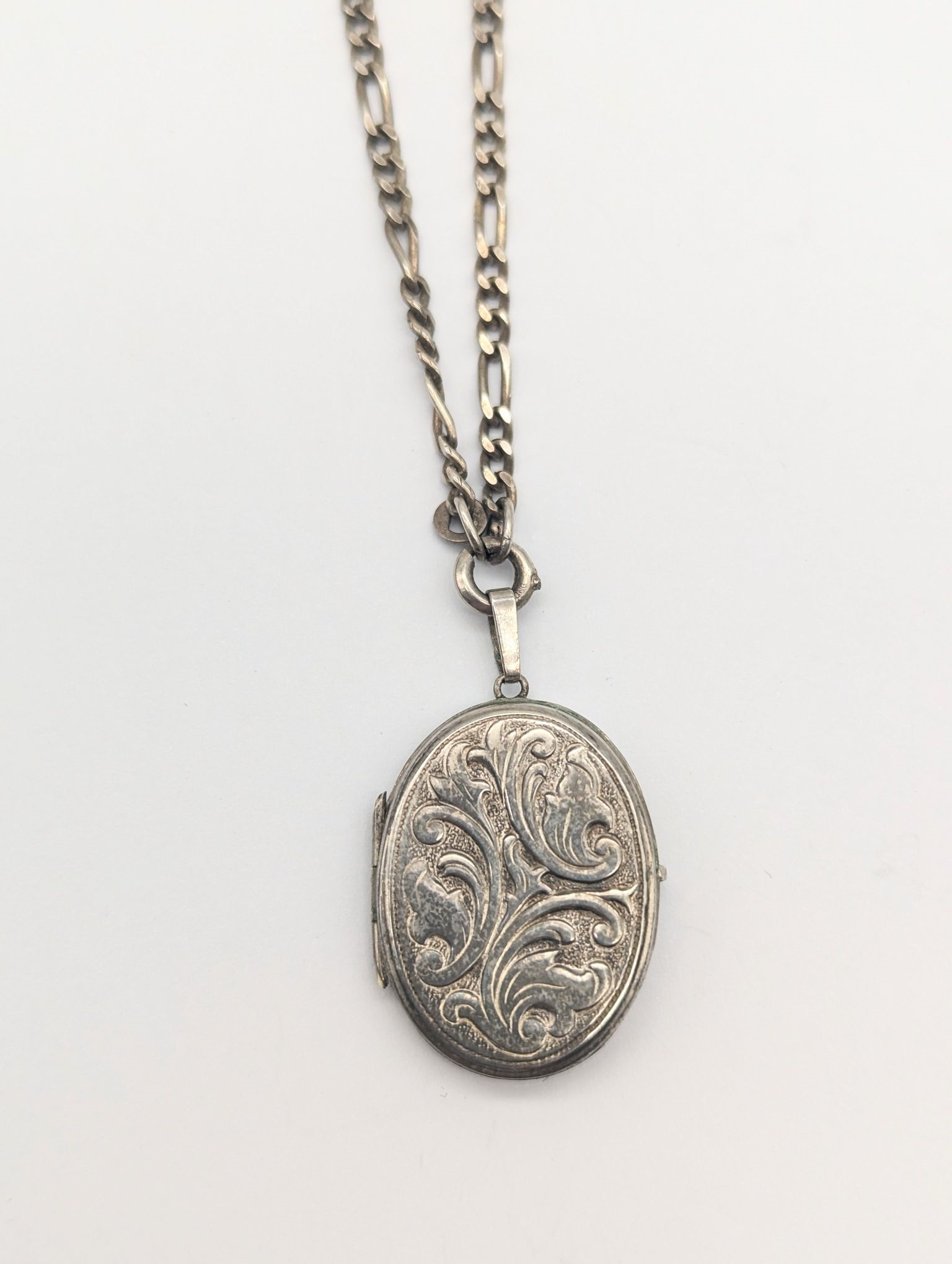 Sterling | STERLING SILVER LOCKET WITH CHAIN | MutualArt