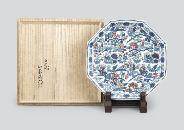 Imaizumi Imaemon Xii | Iro-nabeshima plate with design of grass and ...