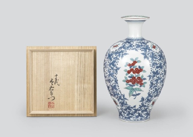 Imaizumi Imaemon | Iro-nabeshima vase with design of grass and flower ...