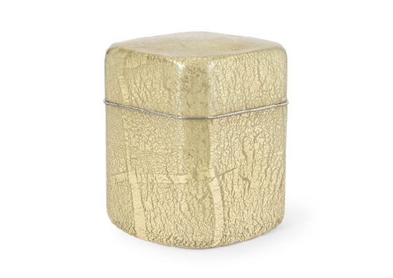 Fujita Kyohei | Handblown glass covered box: Hiraizumi | MutualArt