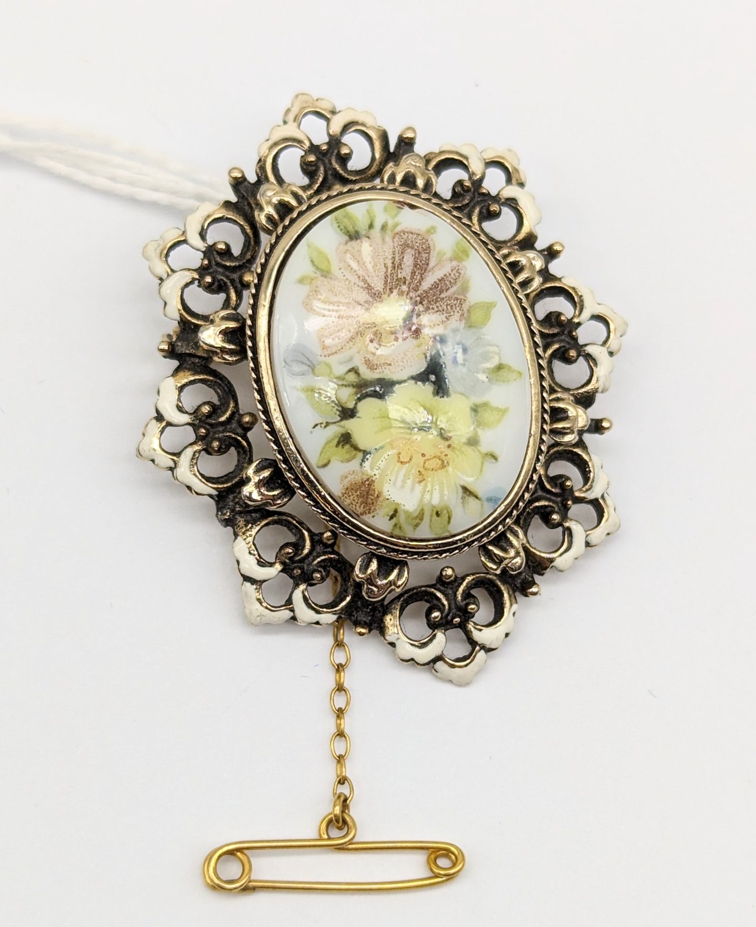 Elizabeth Reimer | ARCANSAS BROOCH | MutualArt