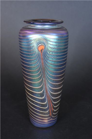 Robert Wynne | A fine Australian iridescent glass vase by Robert Wynne ...