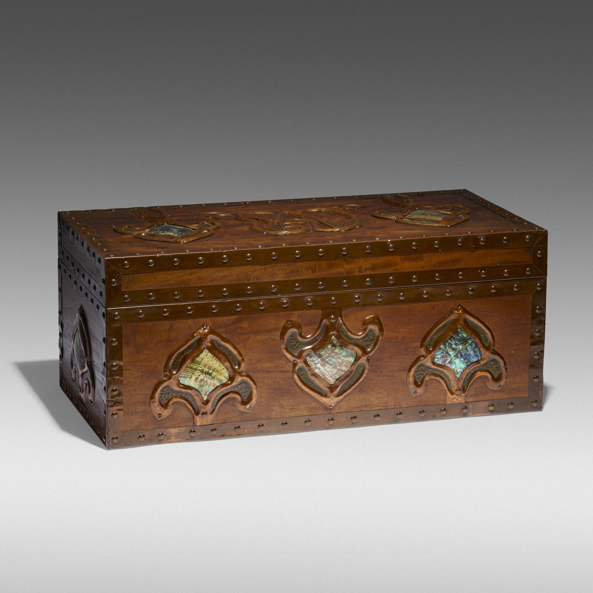 Elizabeth Eaton Burton | Rare chest (Circa 1910) | MutualArt