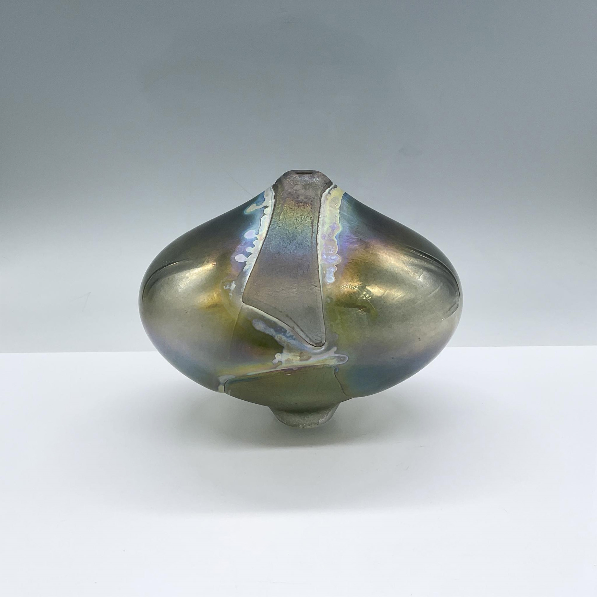 Robert Coleman | Coleman Art Glass Vase (1987) | MutualArt