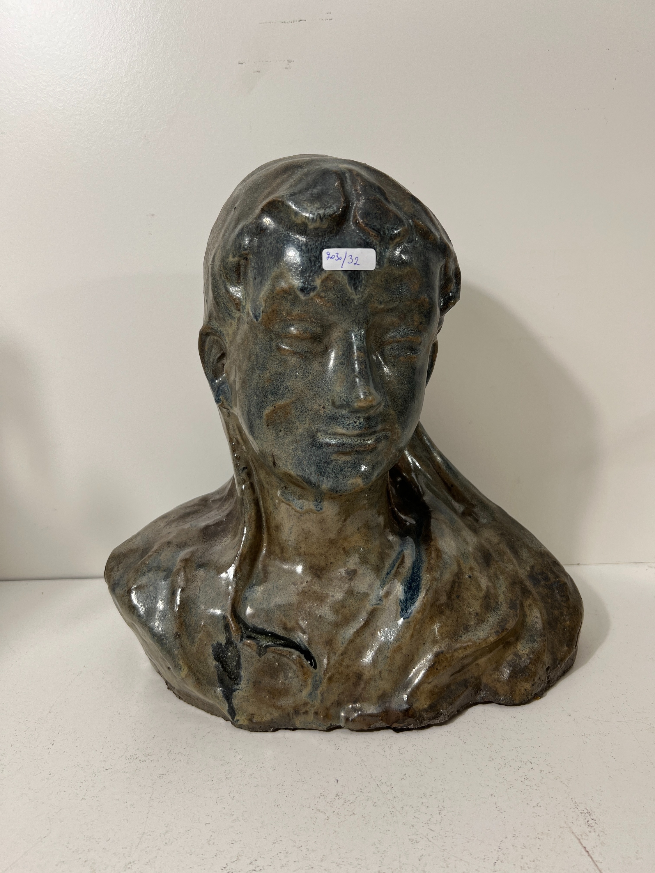 Arthur Craco | Buste de jeune fille | MutualArt