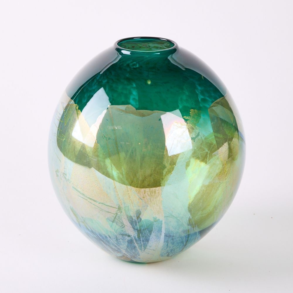 Garry Nash | A Garry Nash Gold Leaf Ware Vase (2000) | MutualArt