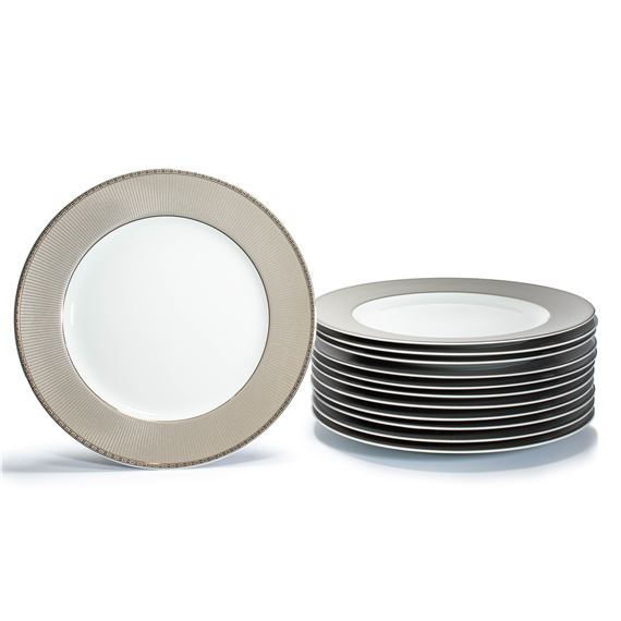 Christofle & Co. | A SET OF TWELVE PLATES | MutualArt