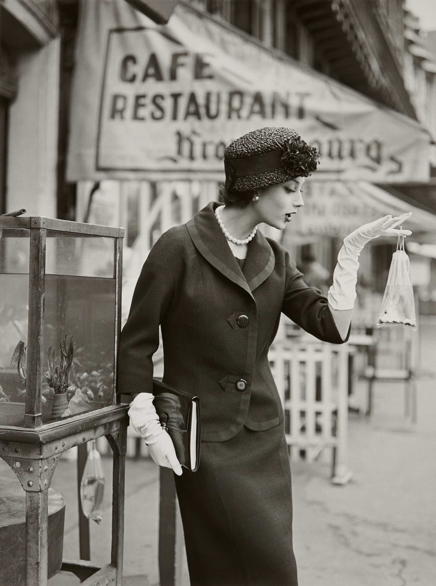 Georges Dambier | Marie-Hélène et Le Poisson Rouge (1957) | MutualArt