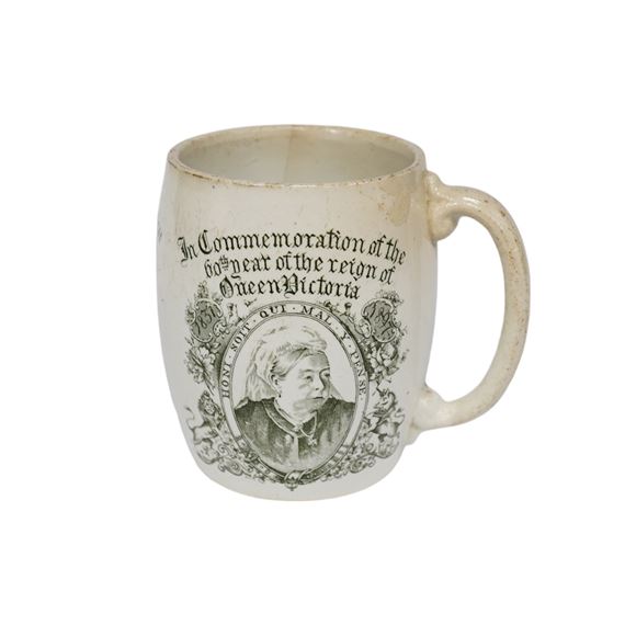 Queen Victoria | A Queen Victoria commemorative mug celebrating the ...