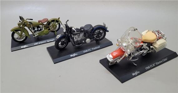 Harley Davidson | Harley Davidson Die-Cast Motorcycles (1997) | MutualArt