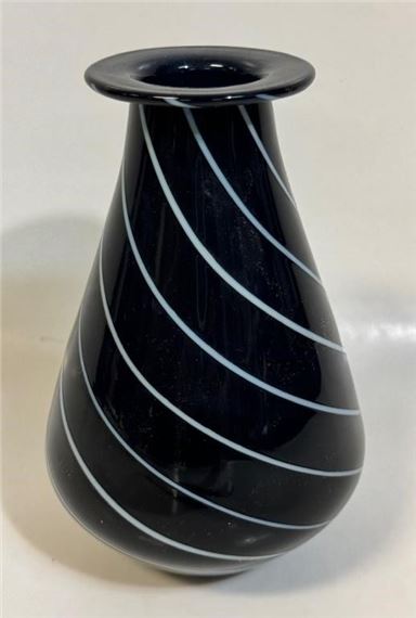 Pat Stanley | DESIRABLE PAT STANLEY SIGNED HAND BLOWN ART GLASS | MutualArt