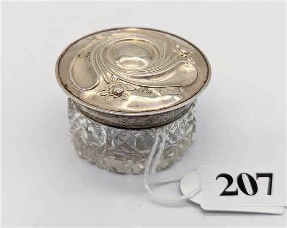 Sterling | STERLING SILVER CRYSTAL TRINKET BOX (1912) | MutualArt