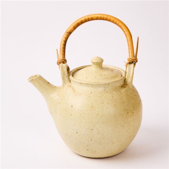 Michael Cardew | A Michael Cardew Winchcomb Pottery Teapot | MutualArt