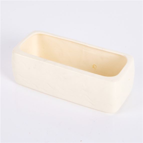 Crown Lynn | A Crown Lynn Trough, Shape #508-9 | MutualArt