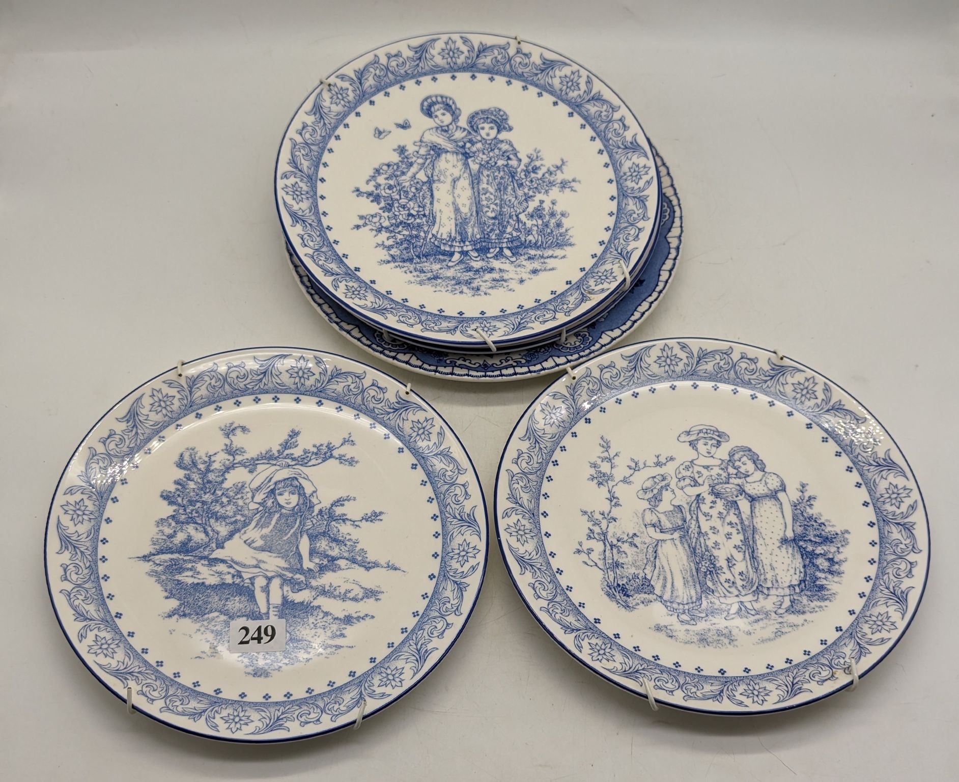 Royal Doulton | BLUE AND WHITE PORCELAIN PLATES | MutualArt