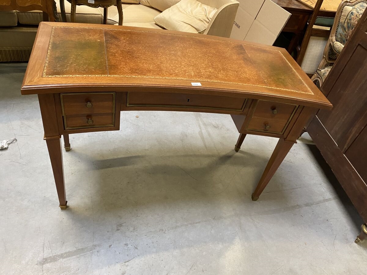 Directoire | BUREAU arrondi en bois fruitier ouvrant par cinq tiroirs ...