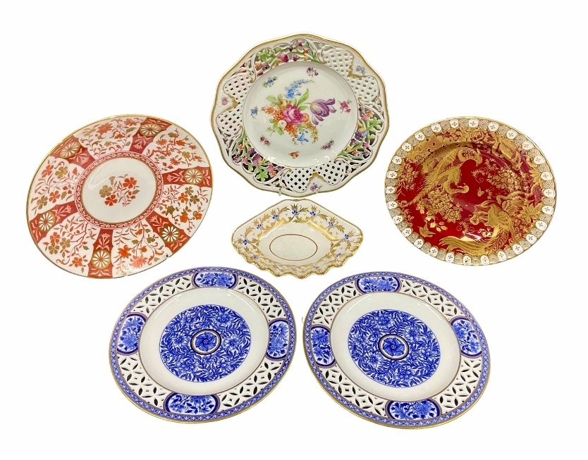 Royal Crown Derby | A collection of British porcelain | MutualArt