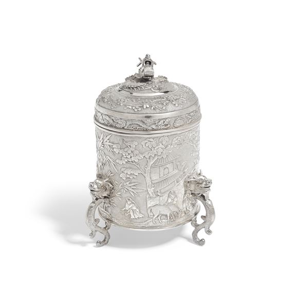 Wang Hing | Cylindrical Box and Cover (Circa 1900) | MutualArt