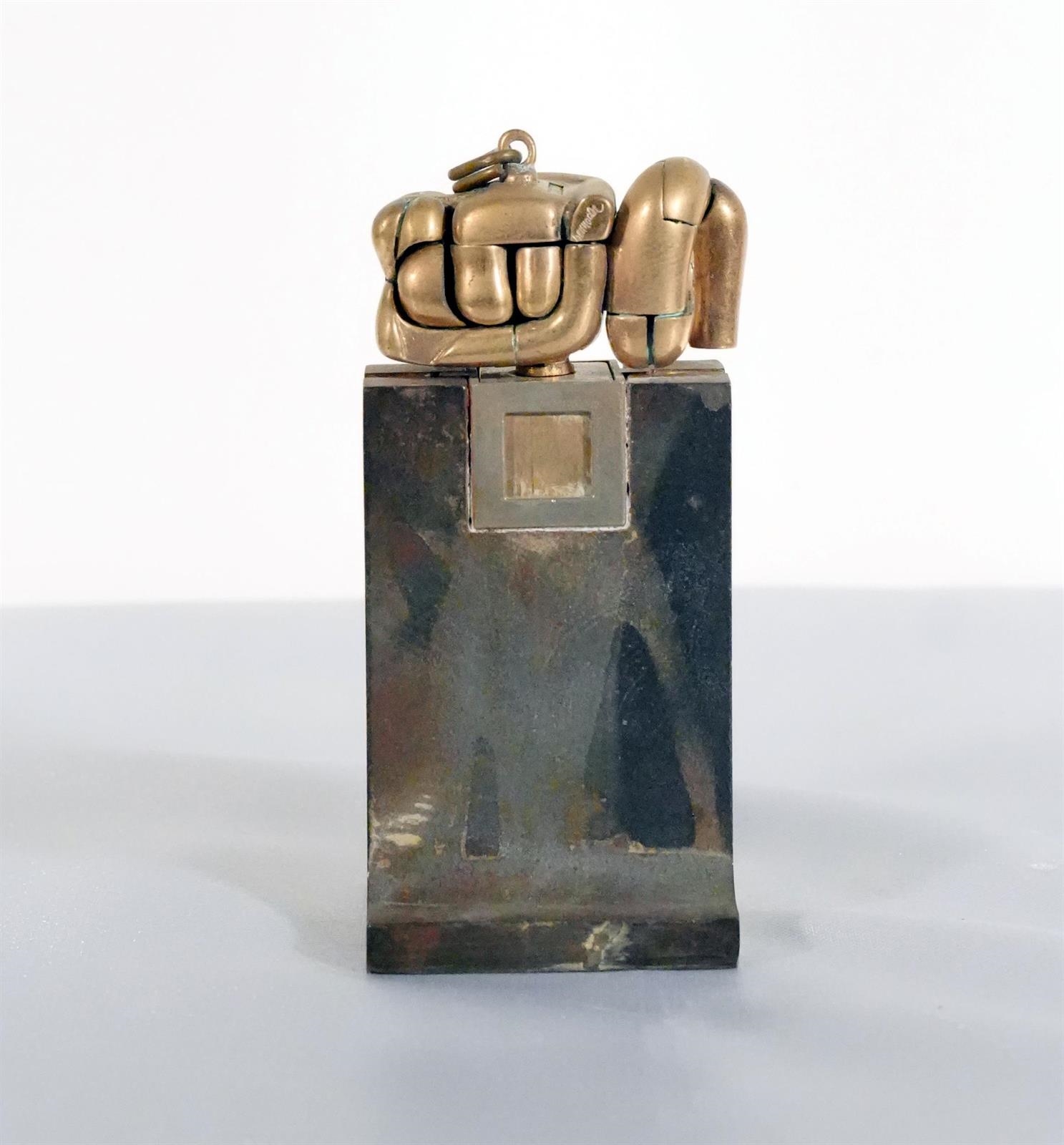 Miguel Ortiz Berrocal | Micro Maria scultura in nichel | MutualArt