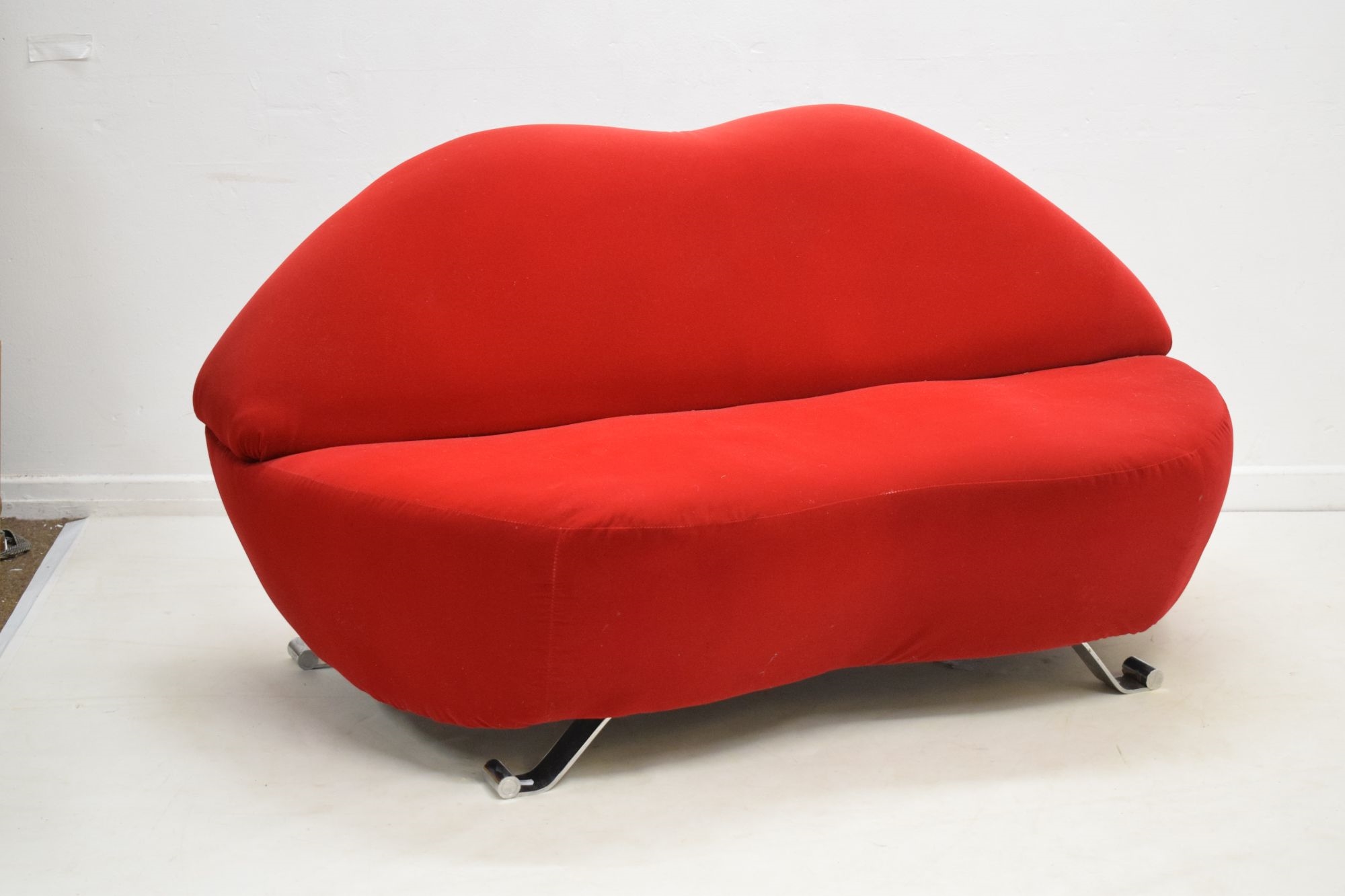 Salvador Dalí | Mae West Lips-style sofa | MutualArt