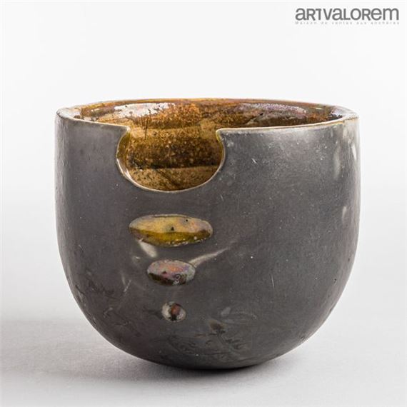 Yolande Peuvrier | PEUVRIER Yolande 20th century One-notch black raku ...