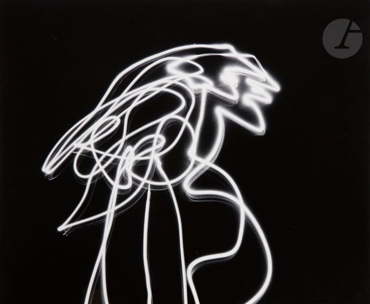 Gjon Mili | Pablo Picasso draws with light. Vallauris, 1949. (Circa ...