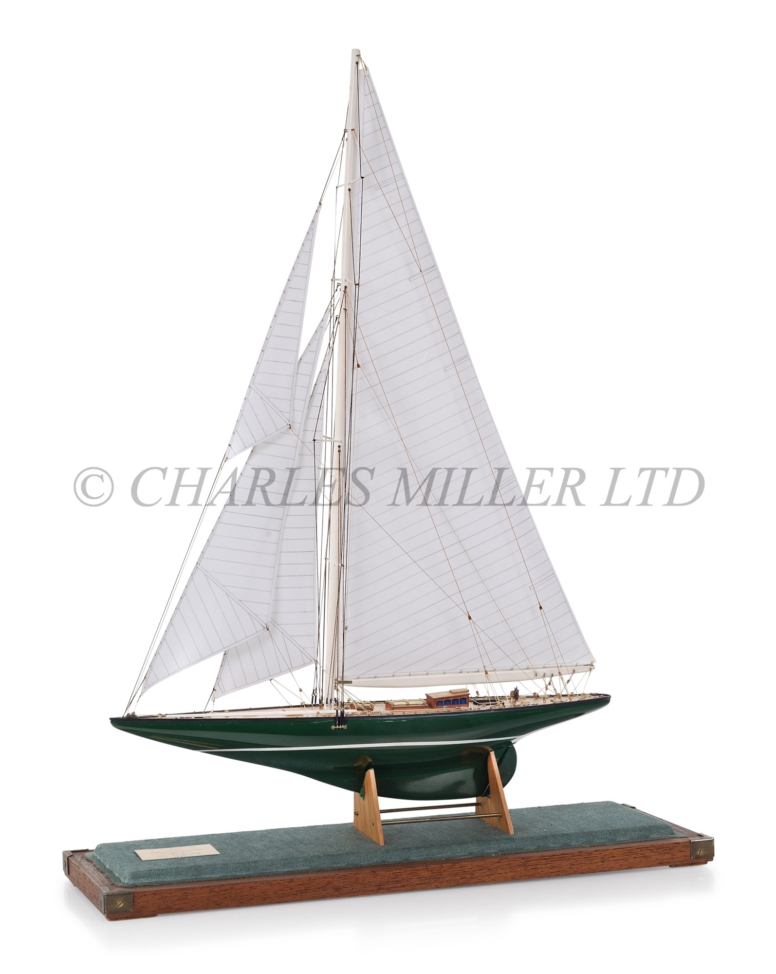 John Hinchcliffe | M] A 1:80 SCALE STATIC DISPLAY MODEL OF 'SHAMROCK V ...