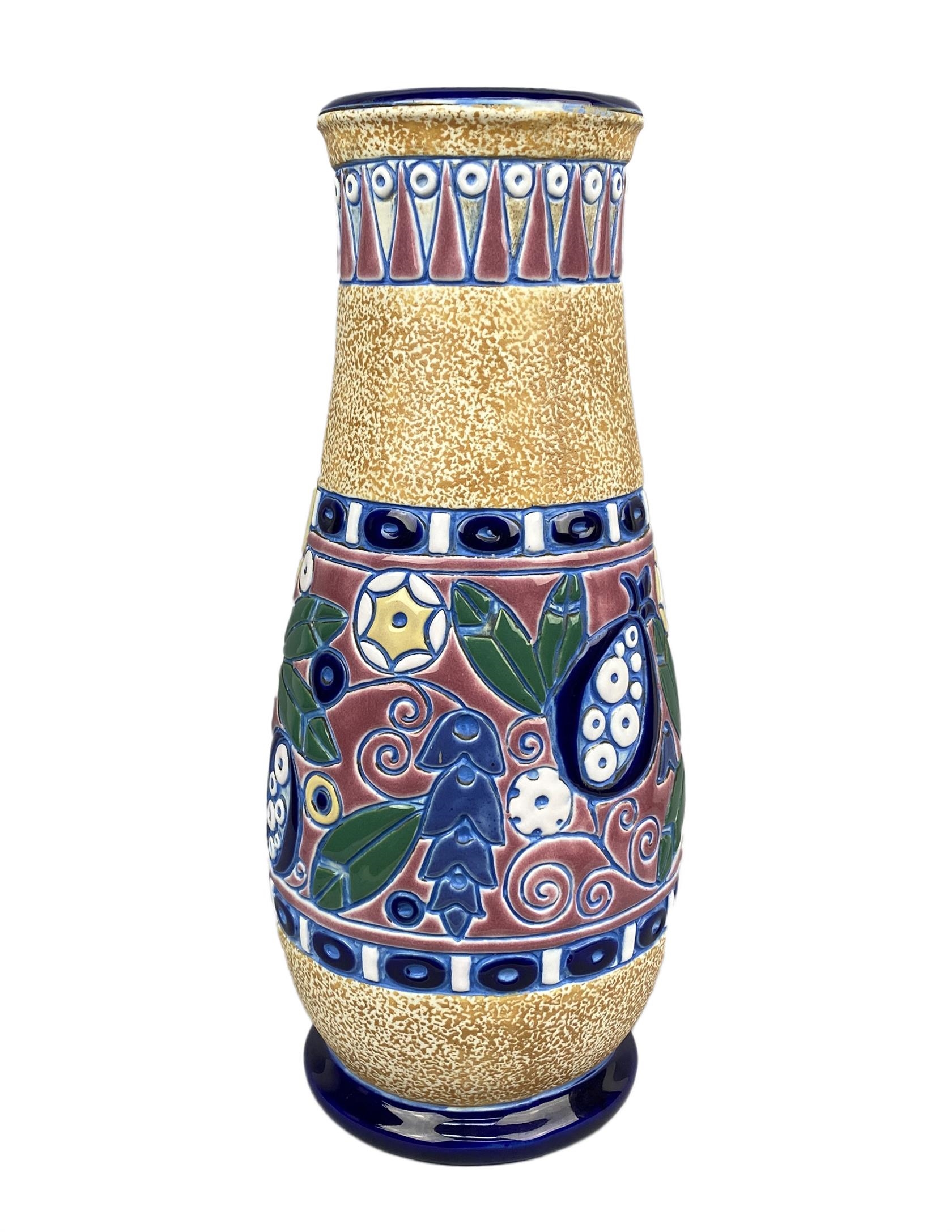 Amphora-Werke Riessner | Váza s ptáky | MutualArt