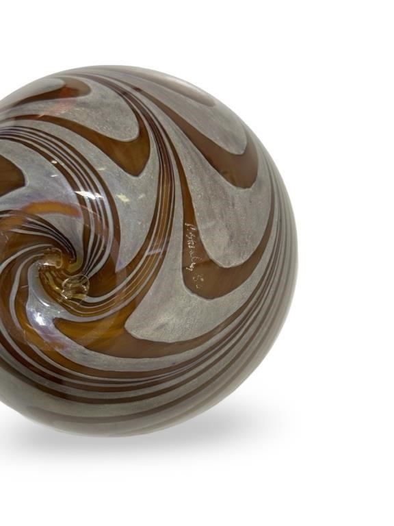 Pat Stanley | PAT STANLEY BLOWN GLASS VASE - 1986 (1986) | MutualArt