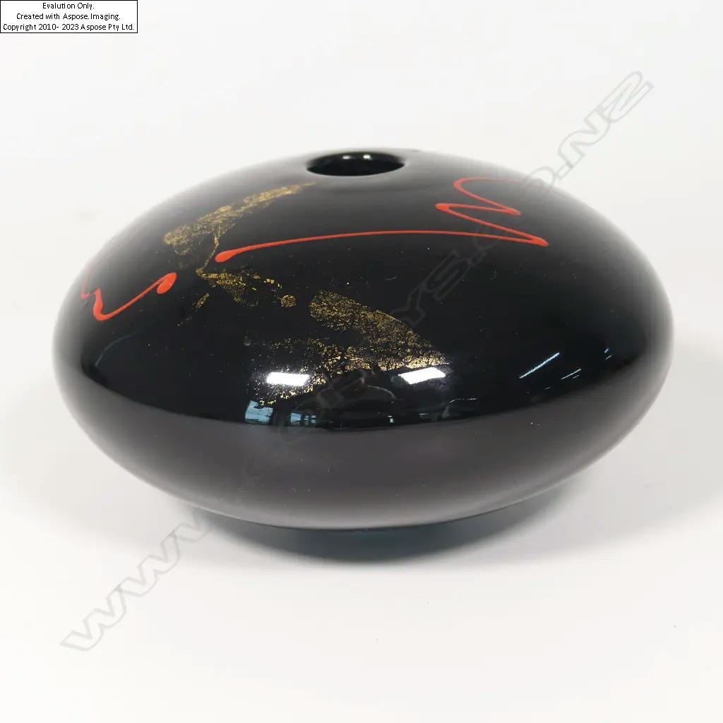 Peter Collis | A Peter Collis squat ovoid vase | MutualArt