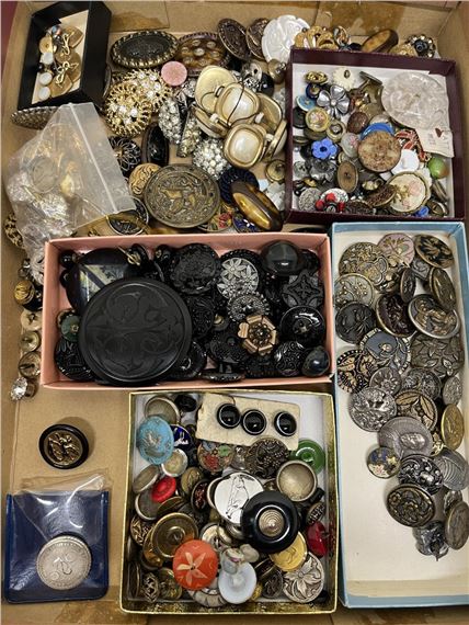 Lucie Rie | Large collection ofth century and later buttons in, incl ...