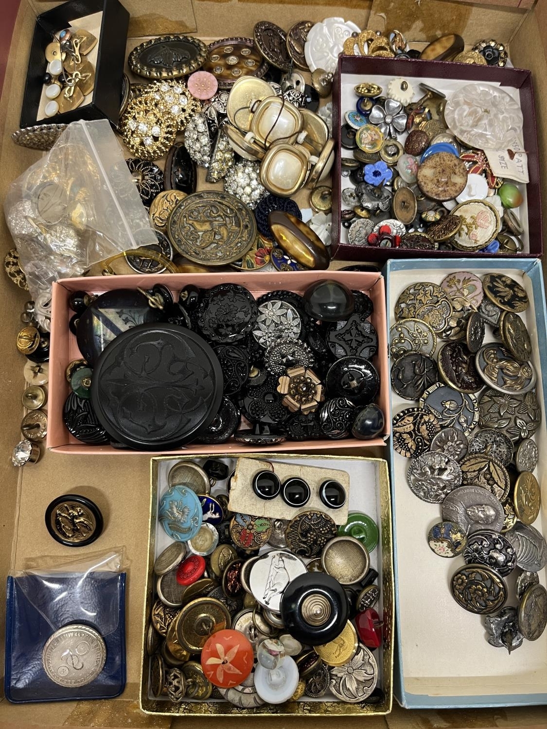 Lucie Rie | Large collection ofth century and later buttons in, incl ...