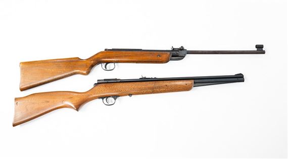 Winchester | PAIR OF AIR RIFLES | MutualArt