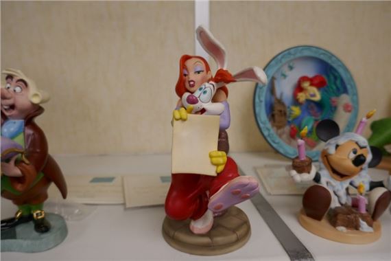 Walt Disney | Walt Disney Classics Collection figure of Who framed ...