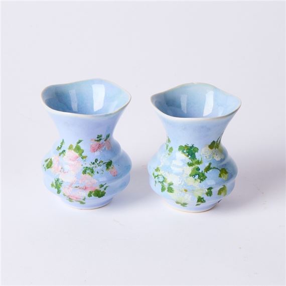 Crown Lynn | A Pair of Crown Lynn Hand-Painted Bud Vases | MutualArt