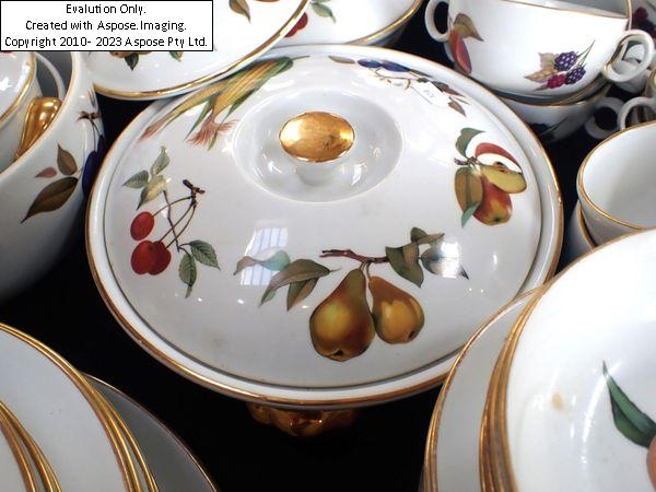 Royal Worcester | A ROYAL WORCESTER 'EVESHAM' PART DINNER/TEA SERVICE ...