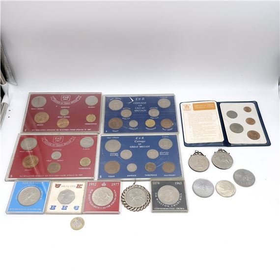 Queen Elizabeth | A lot of collectors coins including an album of ...