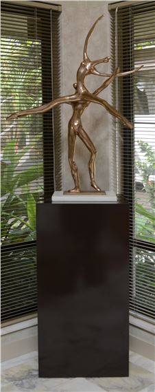 Manuel Carbonell | Large modern bronze sculpture by Manuel Carbonell ...